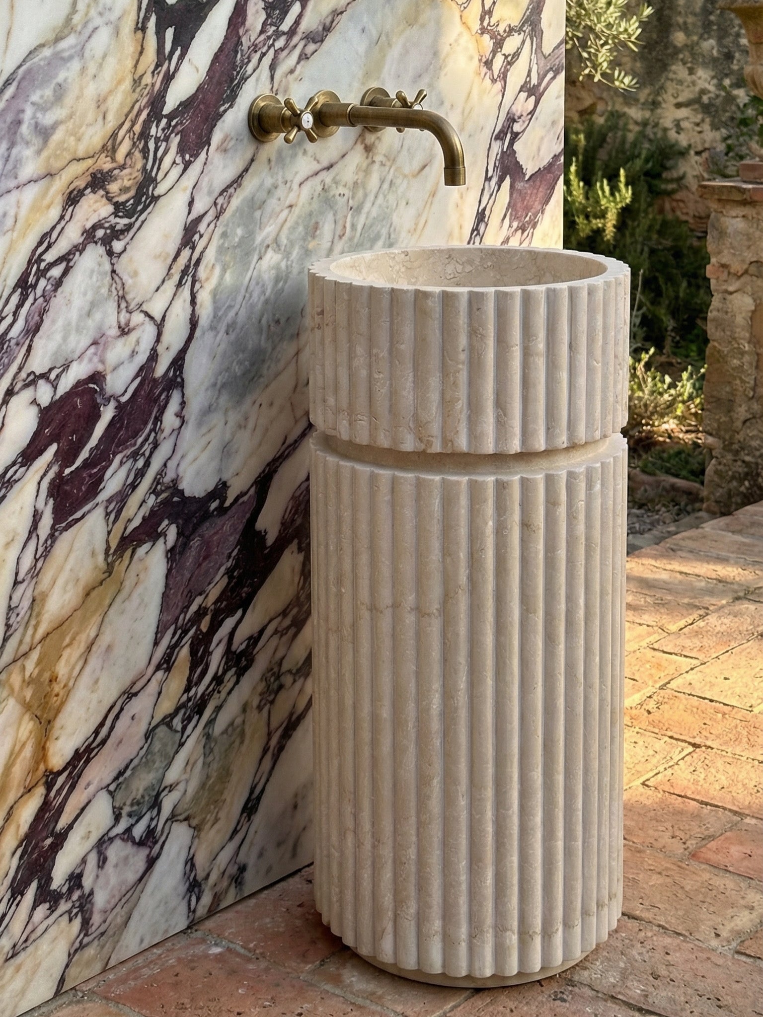 Freestanding Pedestal Sink in Italian Marble – Chisel Home